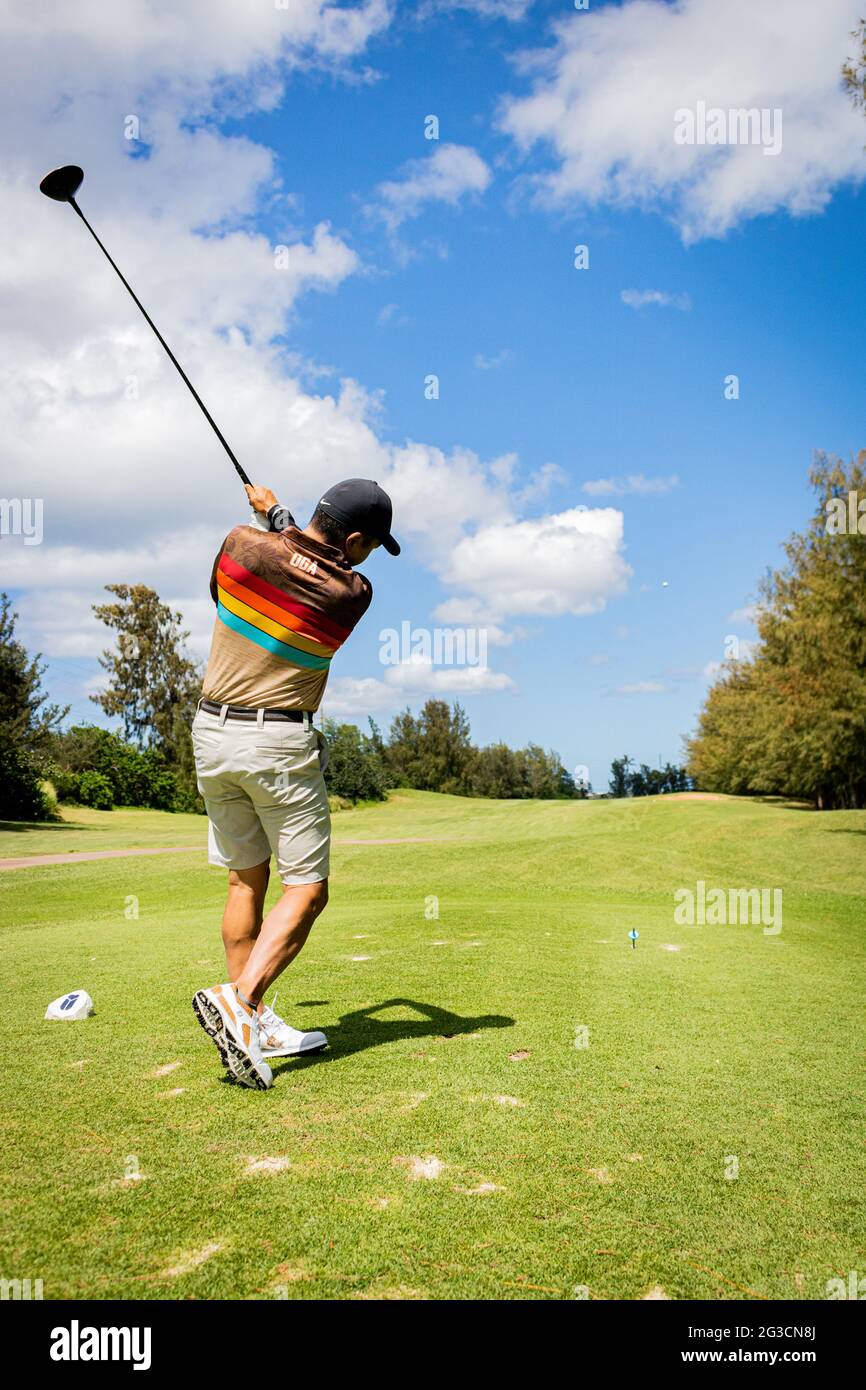 Beautiful high shutter speed captures of golf swings in Royal Hawaiian ...