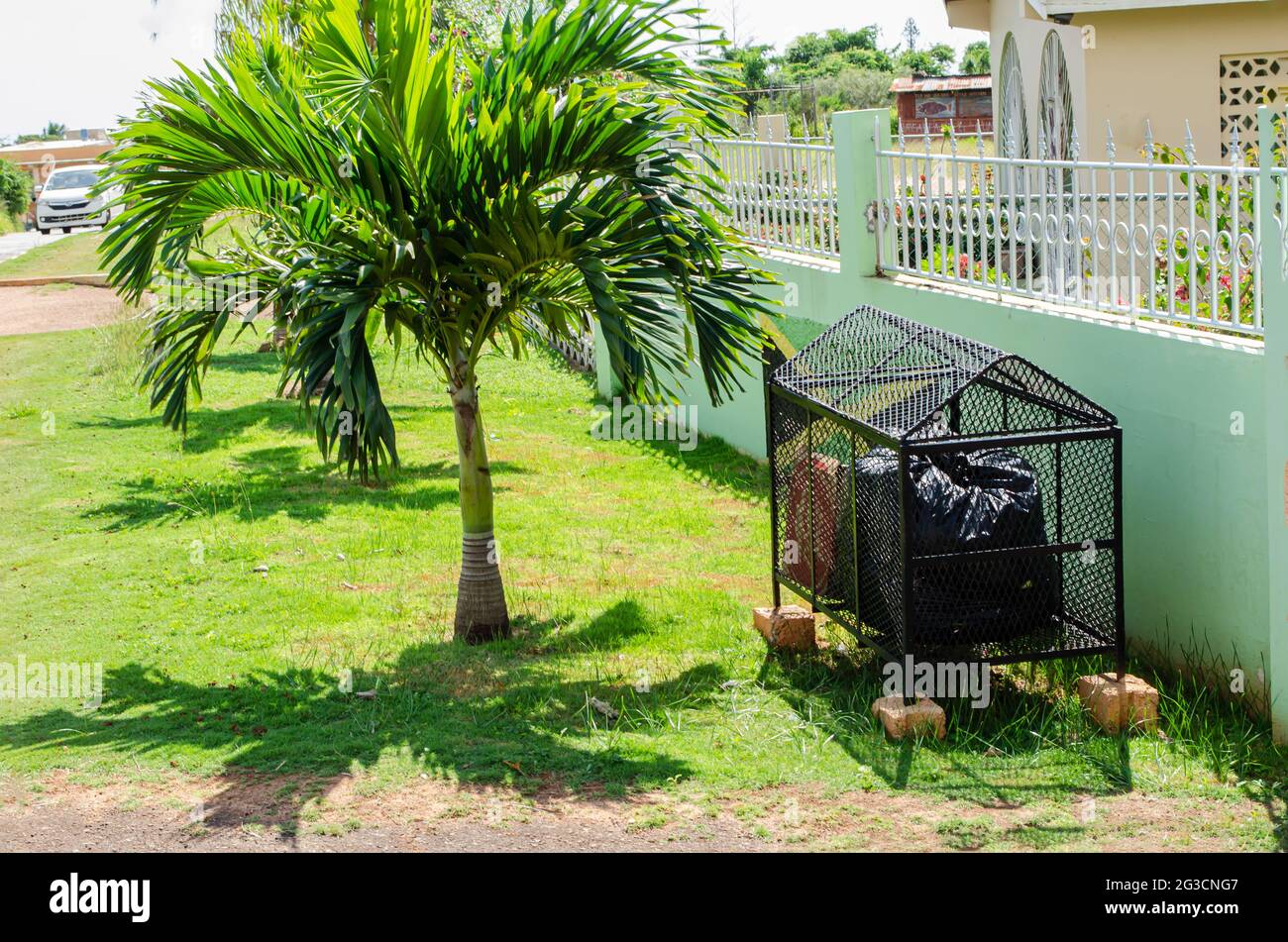 Garbage cage hi-res stock photography and images - Alamy