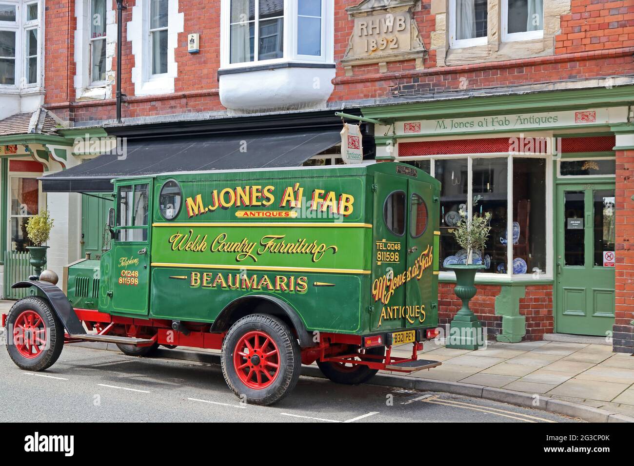 Van jones hi-res stock photography and images - Alamy