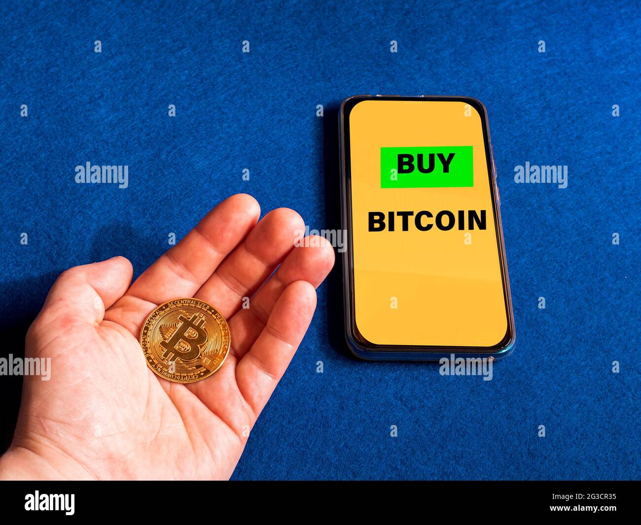 Sending bitcoin hi-res stock photography and images - Alamy