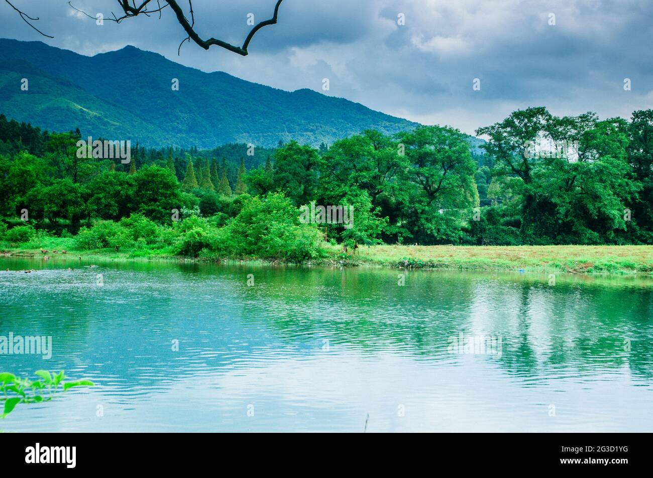 Clear water scenery hi-res stock photography and images - Alamy
