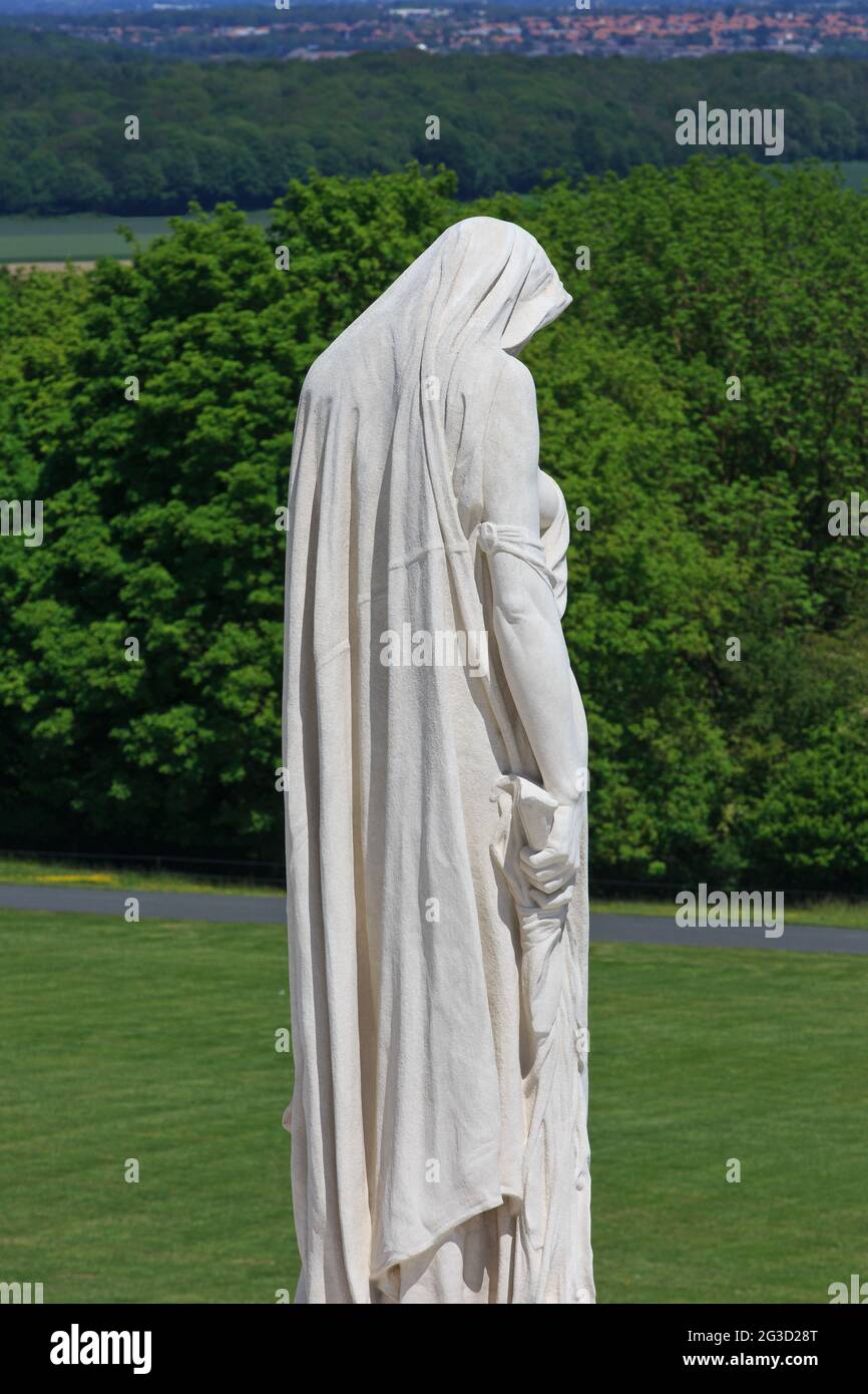 Canada Bereft - Mother Canada (statue of a mourning mother) at the WWI ...