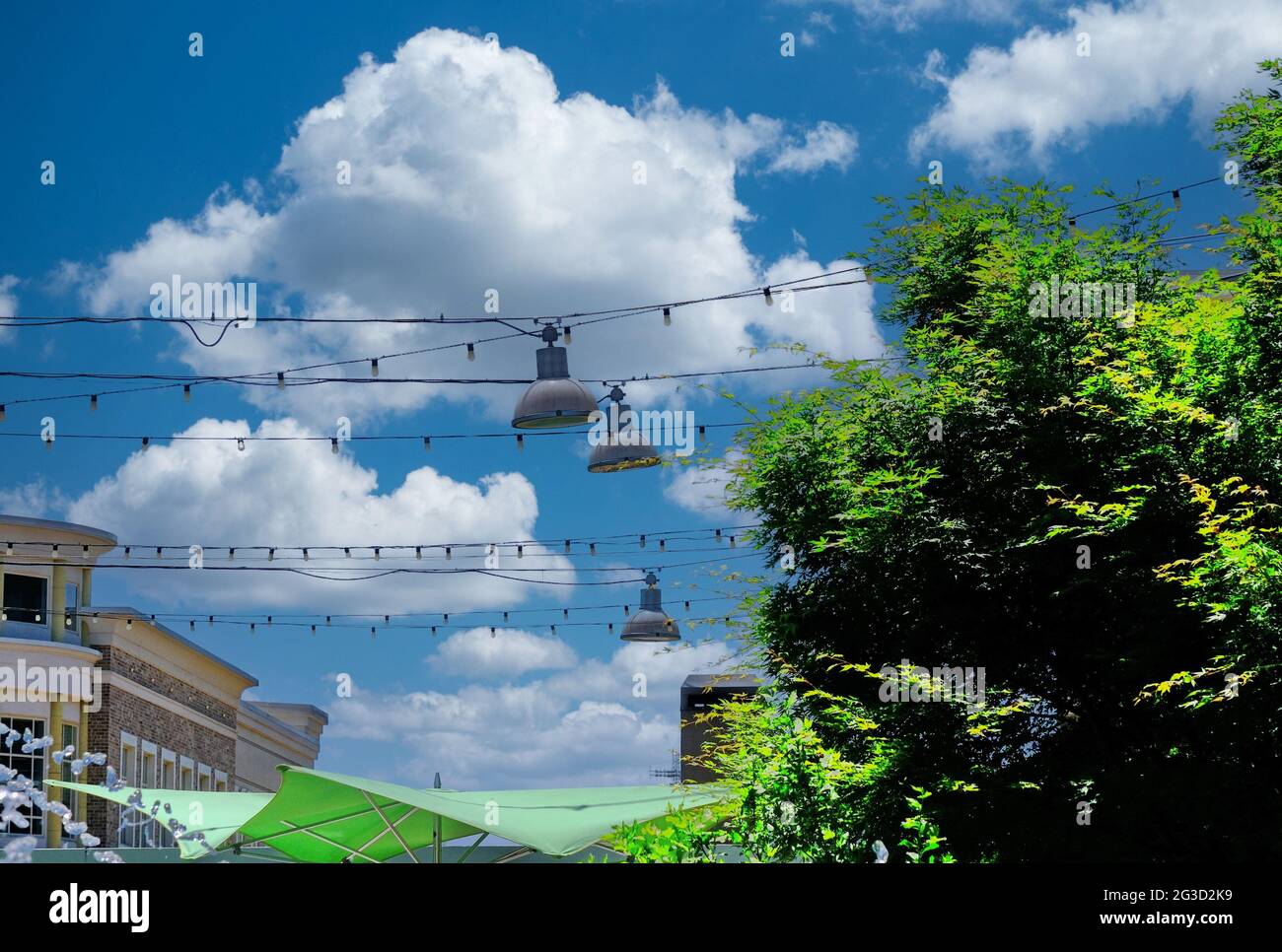 Old fashioned street lights hi-res stock photography and images - Alamy