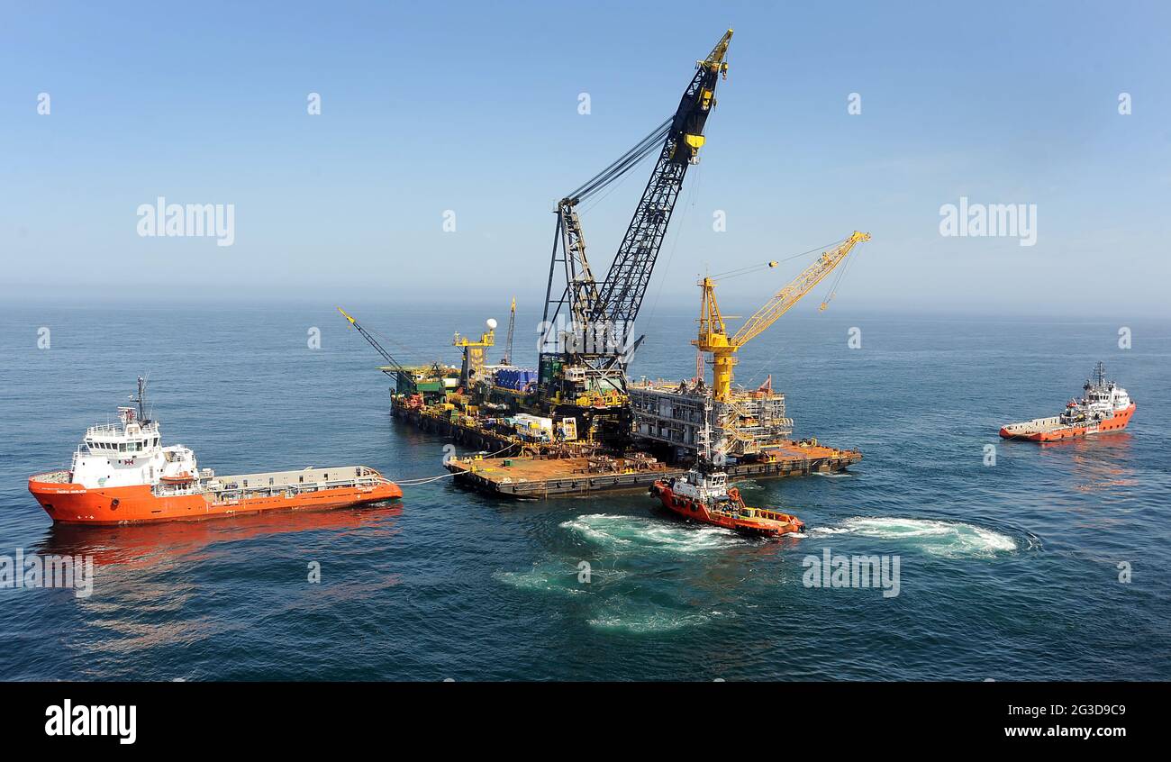 Offshore installation vessels hi-res stock photography and images - Alamy