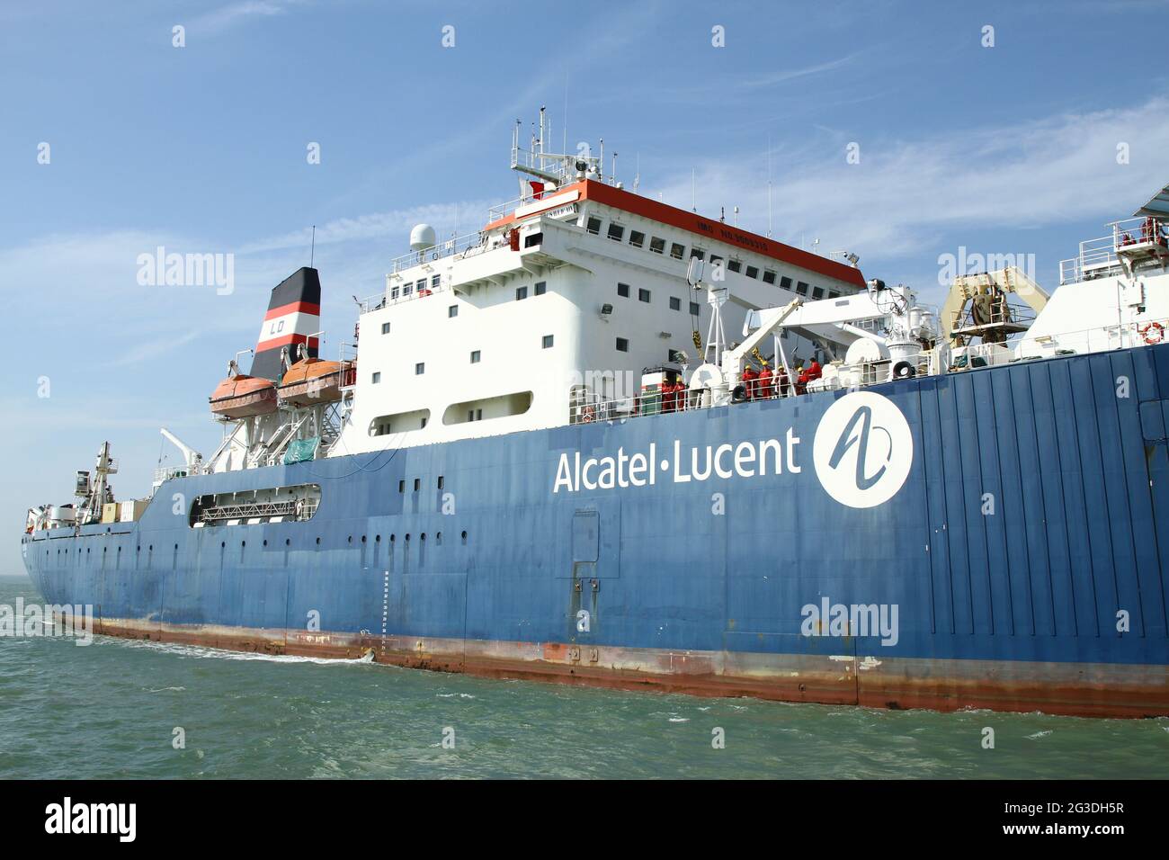Workers on shipping vessel hi-res stock photography and images - Alamy
