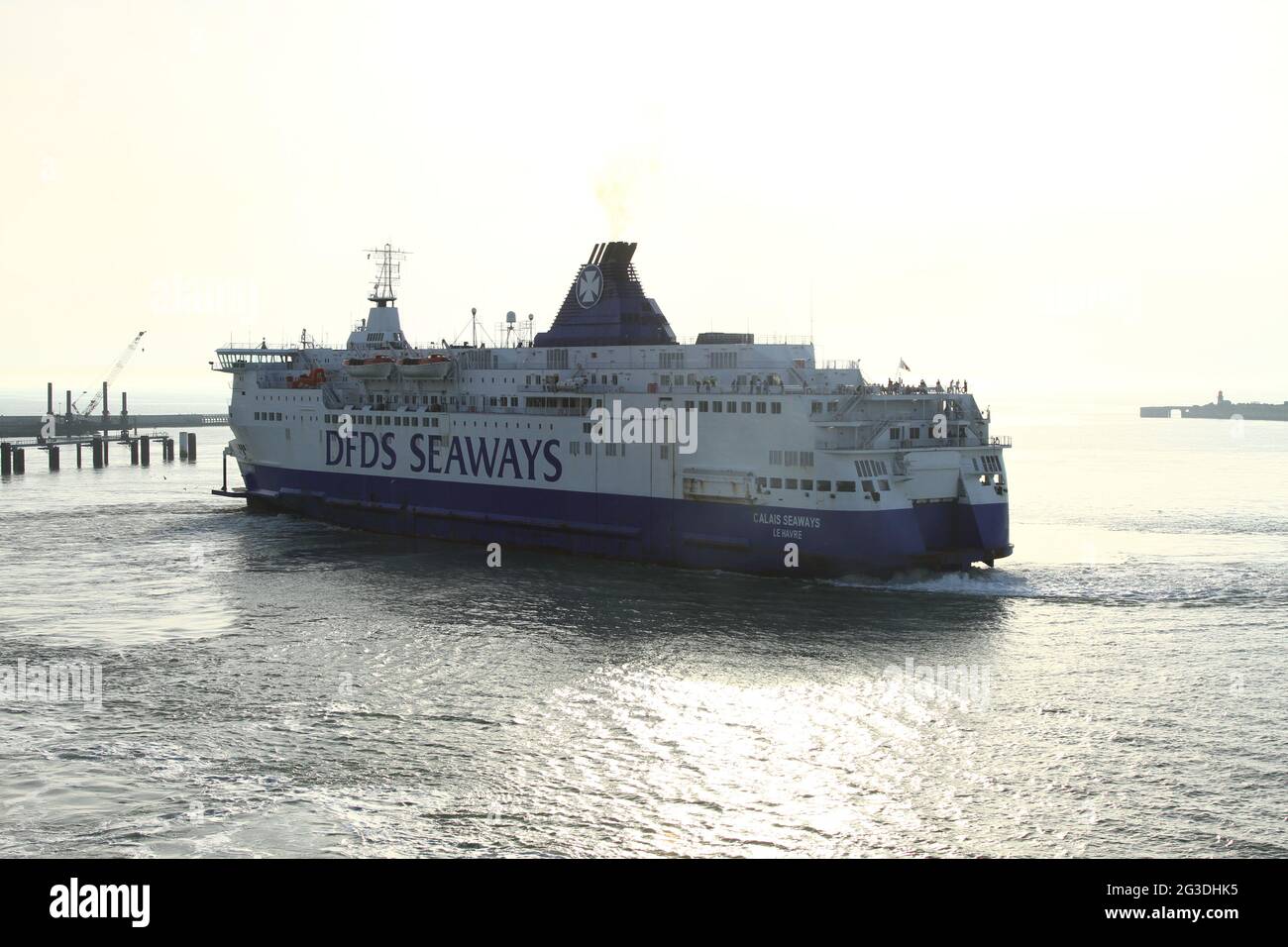 Cross english channel ferry hi-res stock photography and images - Alamy