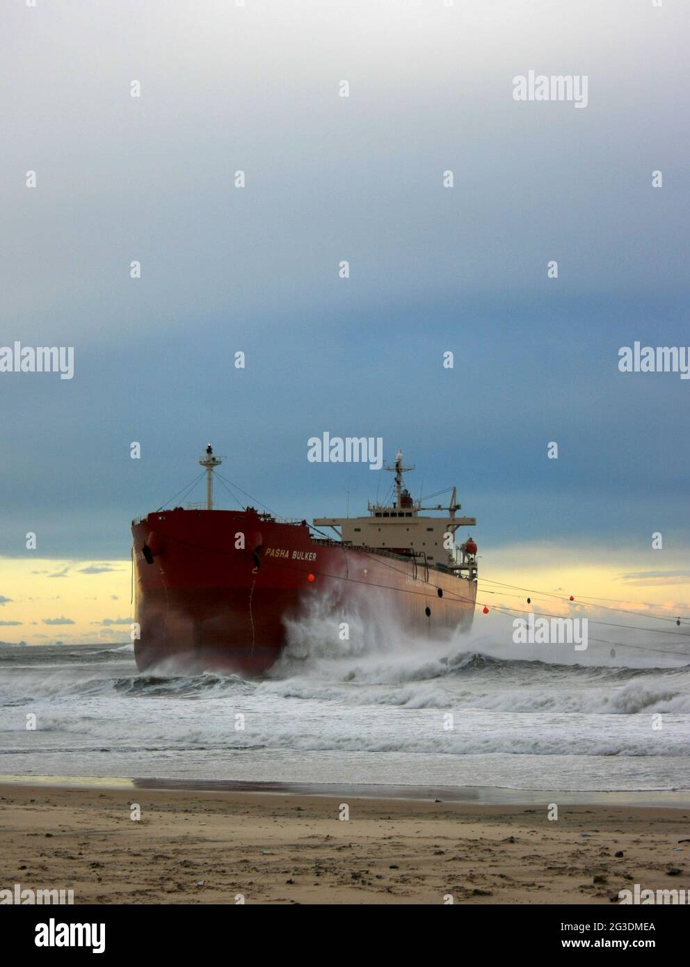 NEWCASTLE, NSW, AUSTRALIA-JUNE 9, 2007: The bulk carrier Pasha Bulker ...