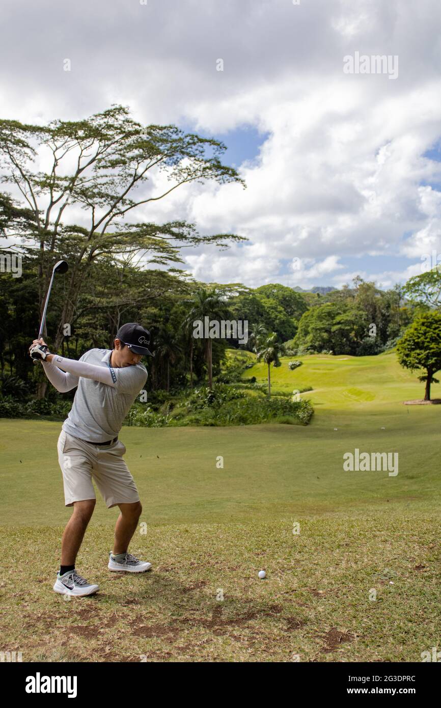 Beautiful high shutter speed captures of golf swings in Royal Hawaiian ...