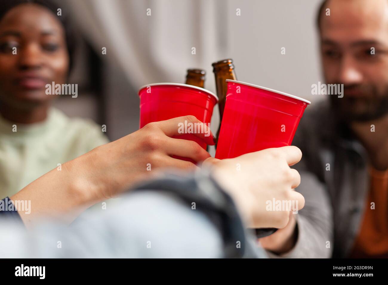 Up late friends hi-res stock photography and images - Alamy