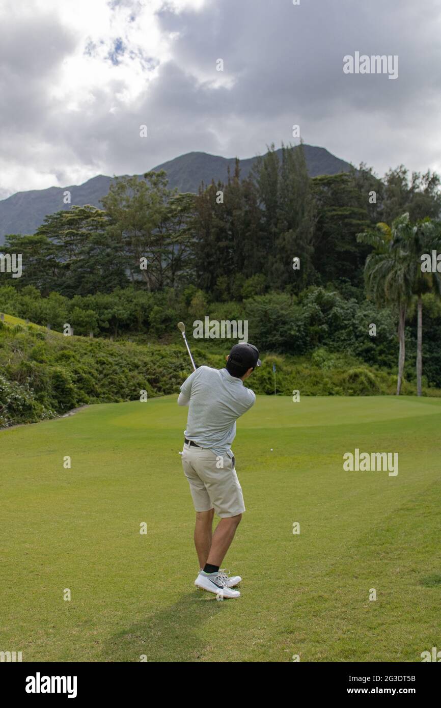 Beautiful high shutter speed captures of golf swings in Royal Hawaiian ...