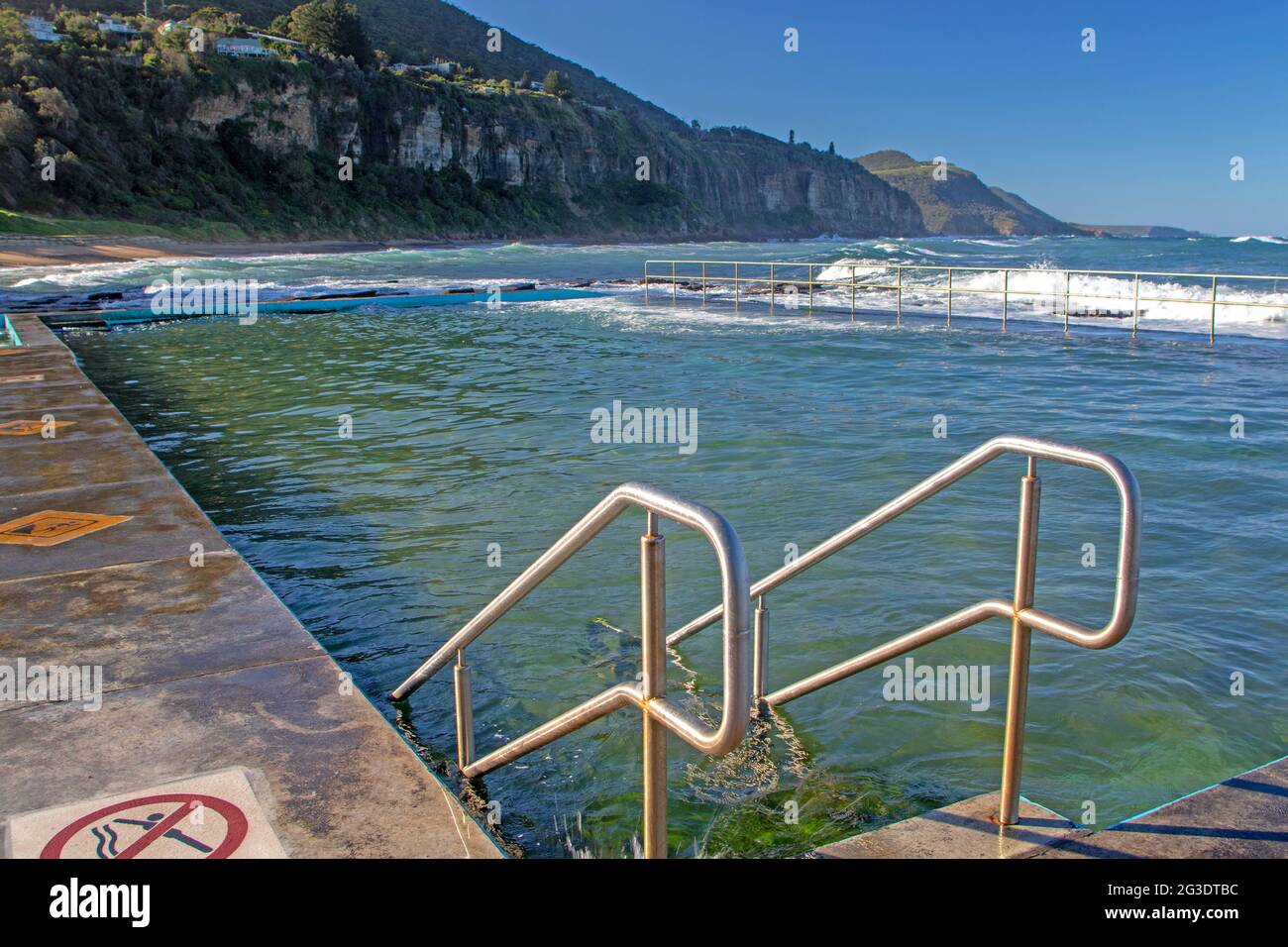Coalcliff rock pool hi-res stock photography and images - Alamy