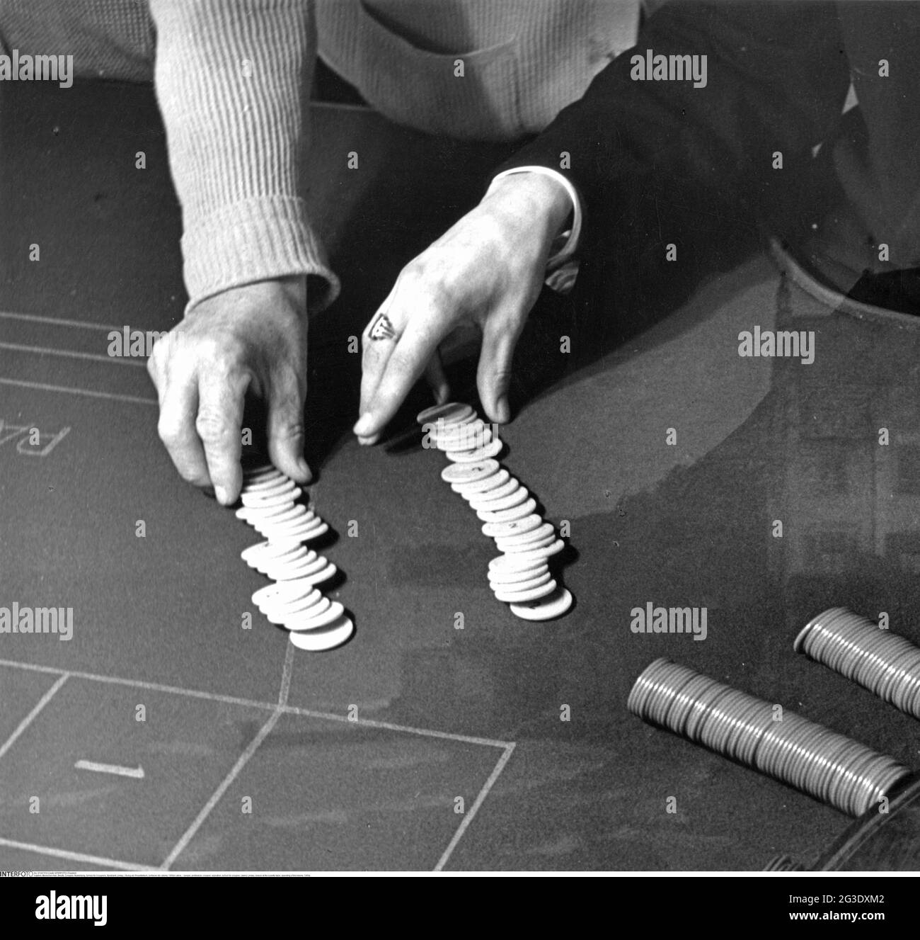 Croupier roulette hi-res stock photography and images - Alamy