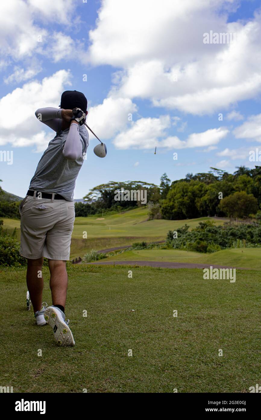 Beautiful high shutter speed captures of golf swings in Royal Hawaiian ...