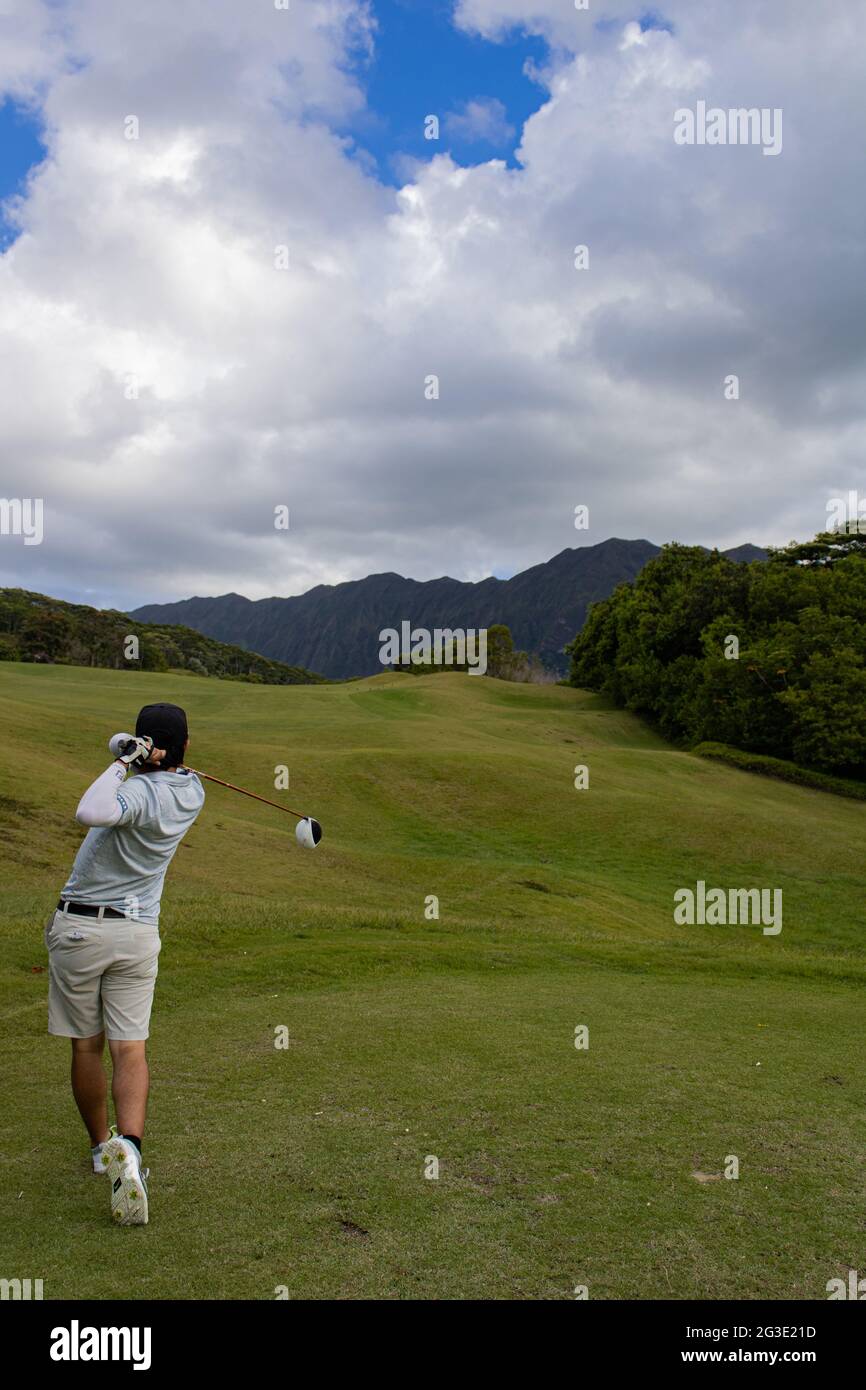 Beautiful high shutter speed captures of golf swings in Royal Hawaiian ...