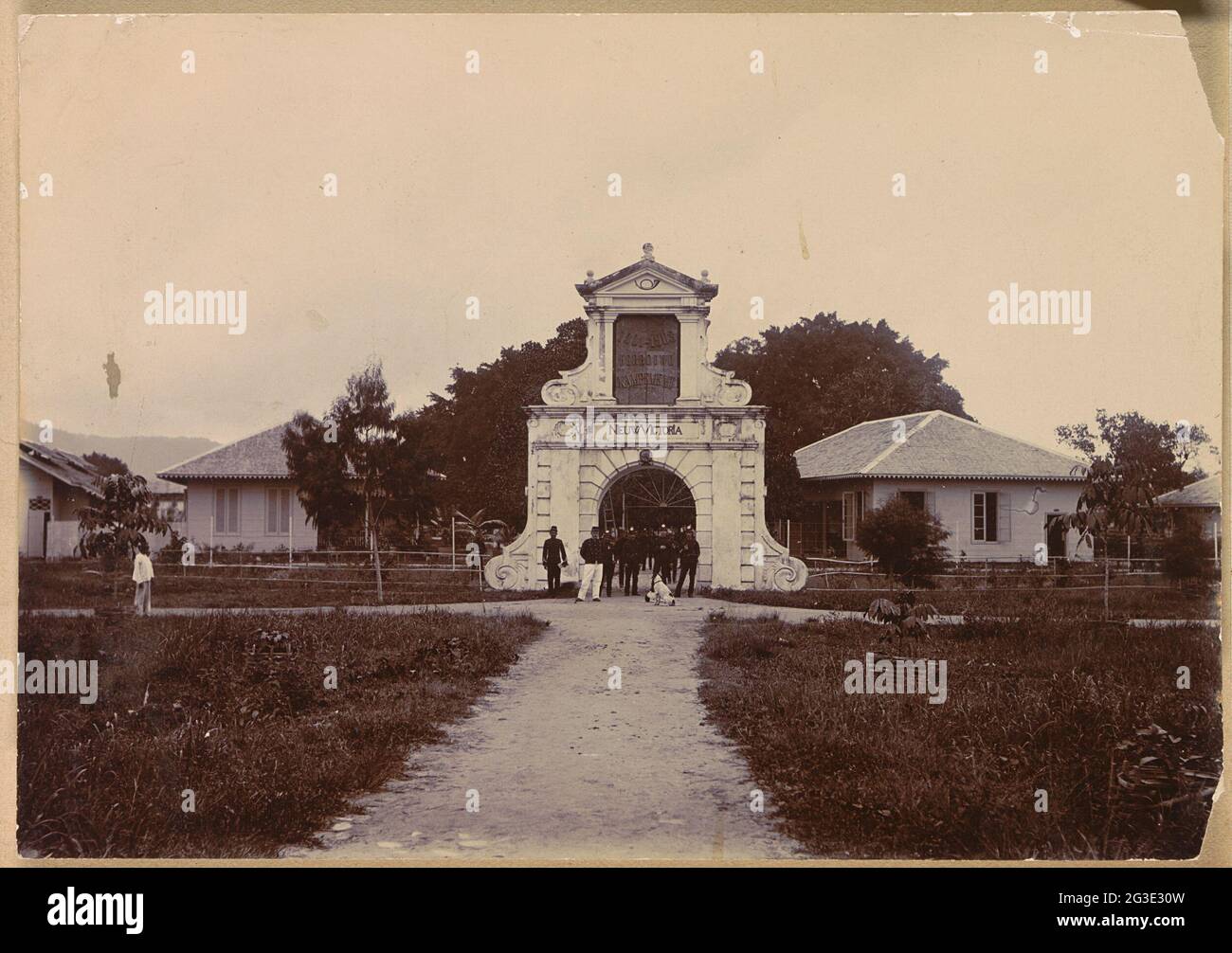 Soldiers at the Fort new Victoria gateway to Ambon. Presumably the gate ...