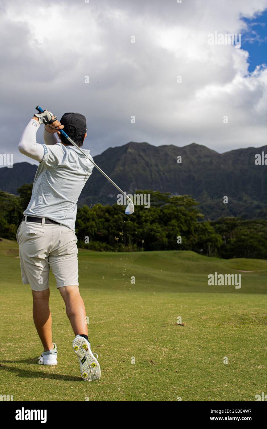 Beautiful high shutter speed captures of golf swings in Royal Hawaiian ...
