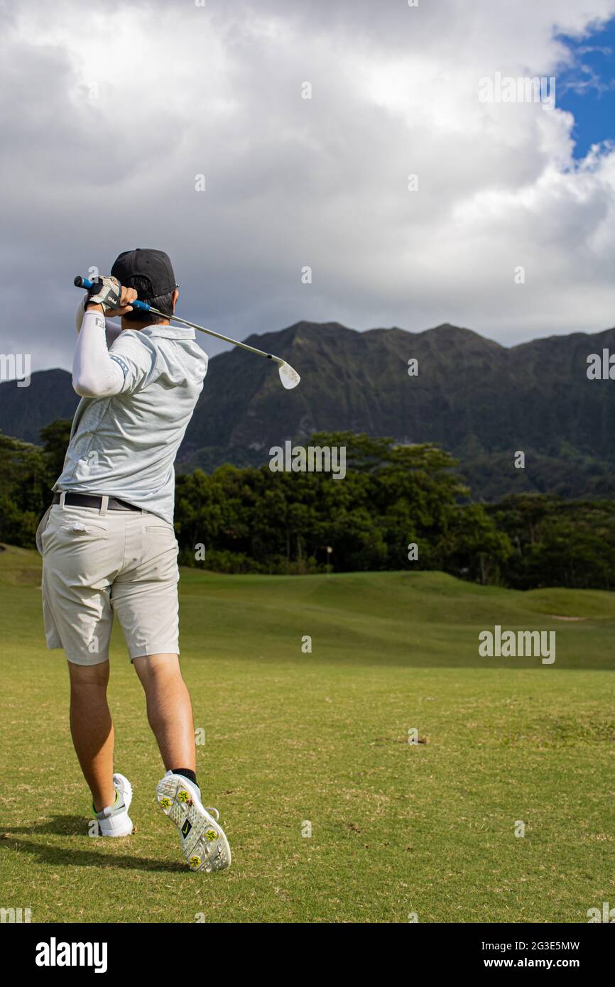 Beautiful high shutter speed captures of golf swings in Royal Hawaiian ...