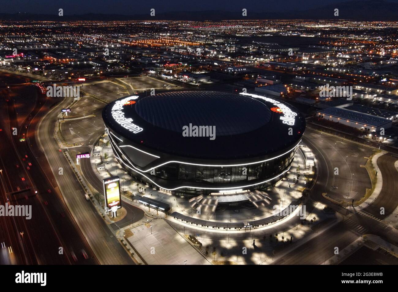 Allegiant stadium unlv hi-res stock photography and images - Alamy