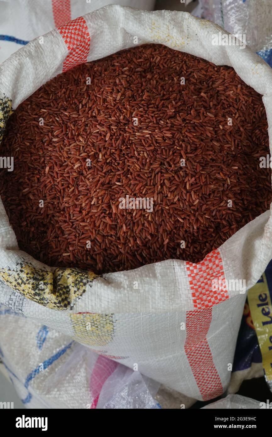 Red Rice at rice market, in Tigaraksa, Tangerang, Banten, Indonesia ...