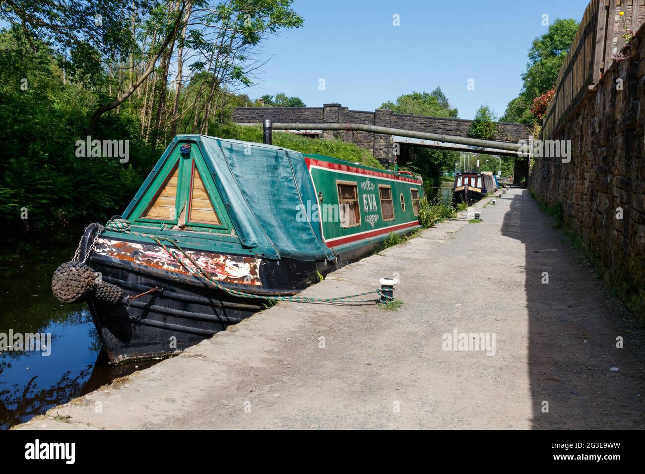 Huddersfield narrow canal marsden hi-res stock photography and images ...