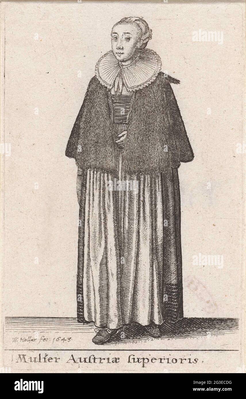 Woman fur around neck hi-res stock photography and images - Alamy