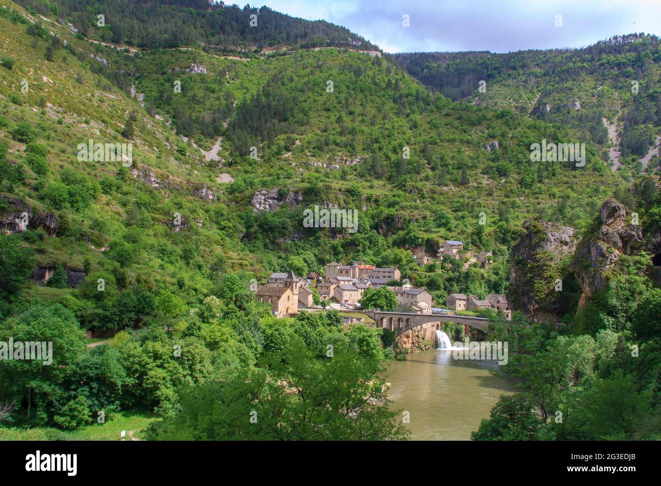 Saint chely hi-res stock photography and images - Alamy