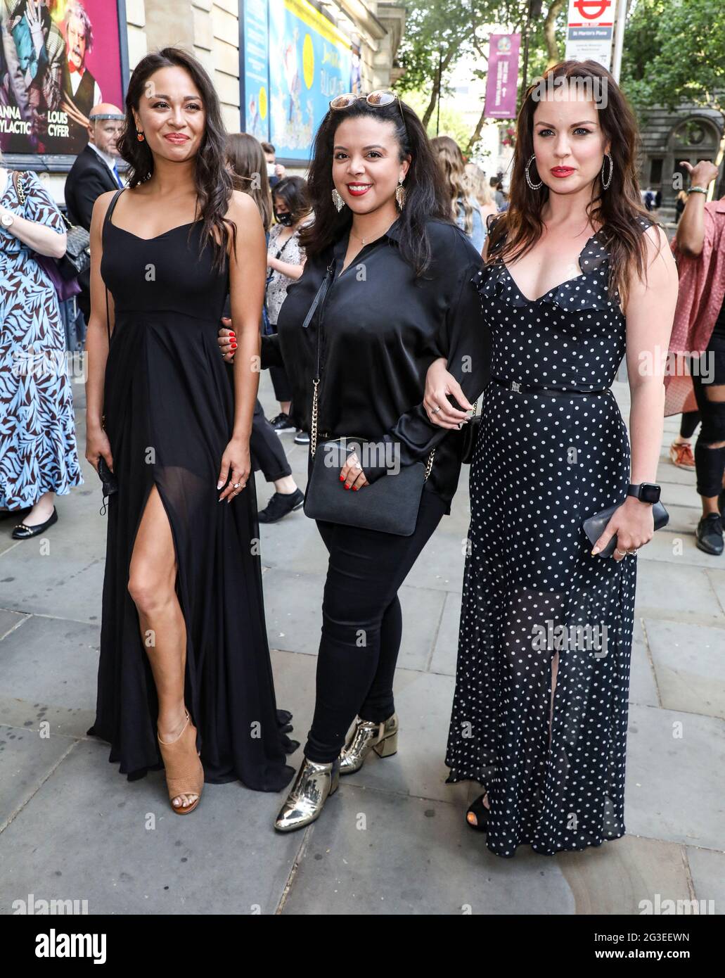 Theatre scrubs hi-res stock photography and images - Alamy