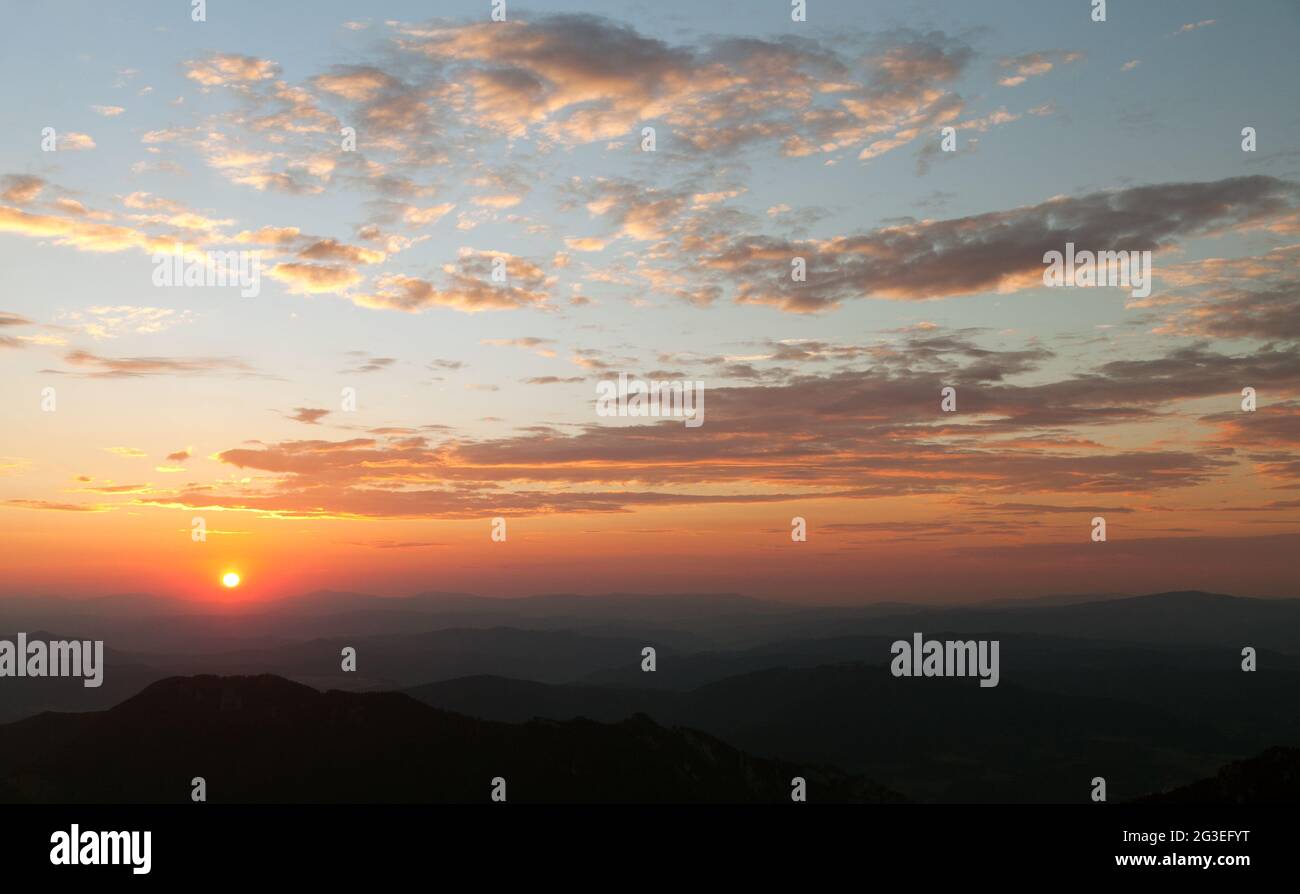 Sunshine and dusk and evening hi-res stock photography and images - Alamy