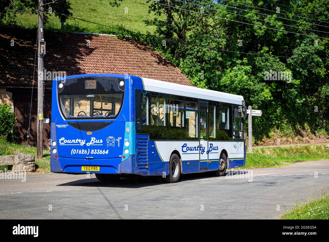 Country bus in devon village hi-res stock photography and images - Alamy
