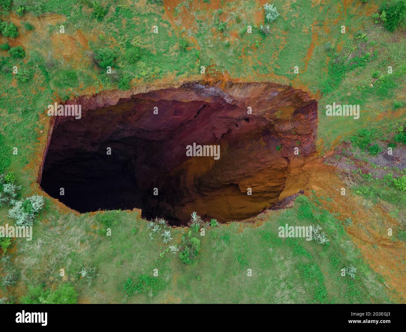 Mine tunnel collapsed hi-res stock photography and images - Alamy