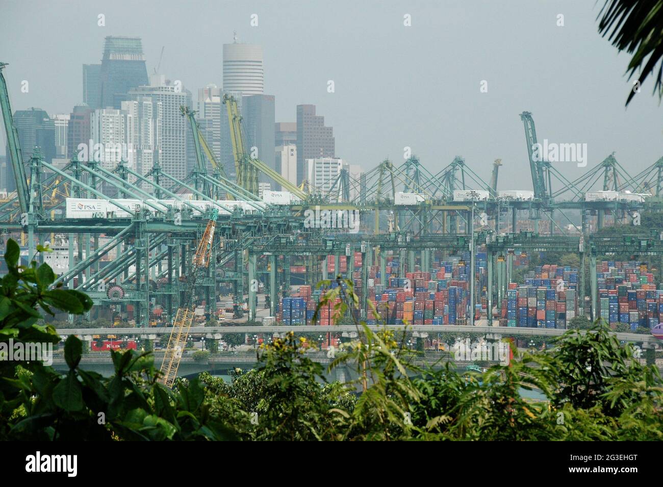 Singapore port hi-res stock photography and images - Alamy
