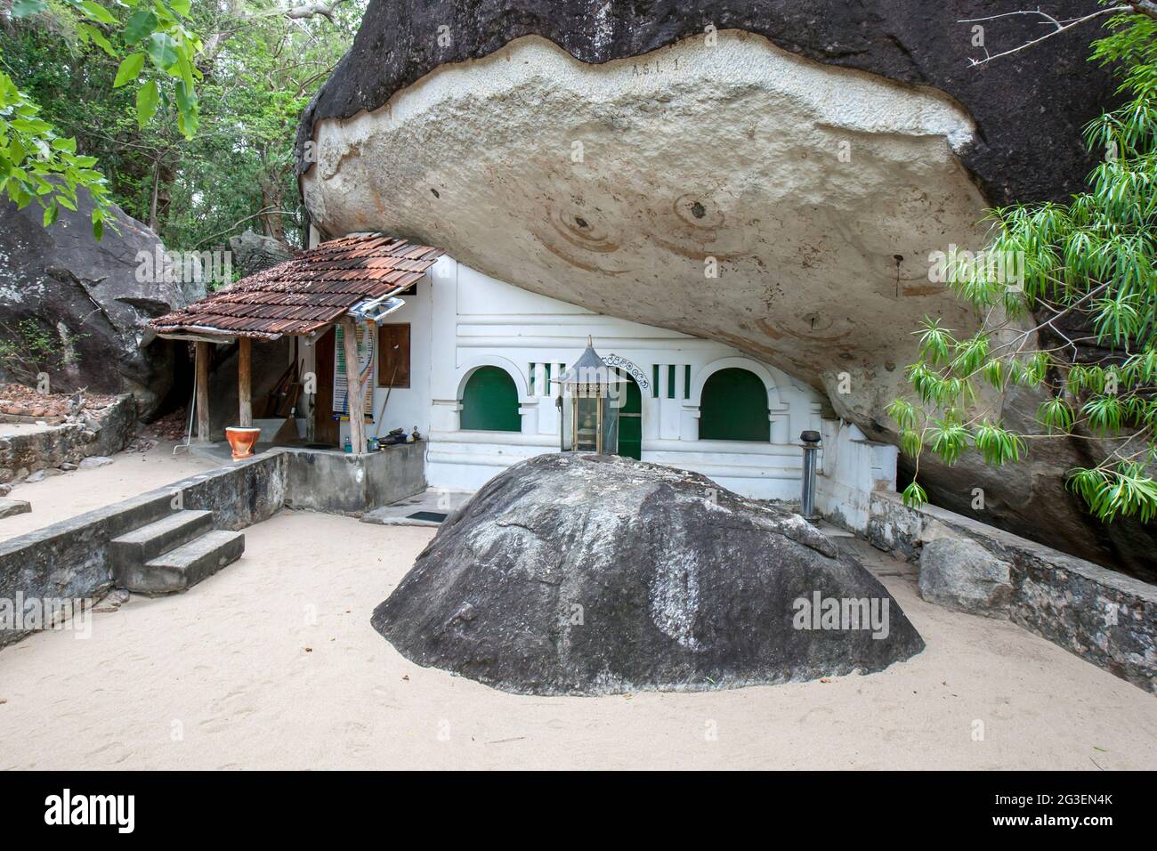 The Great Sudar Shana Cave at the Buddhist Madya Mandalaya near Panama ...