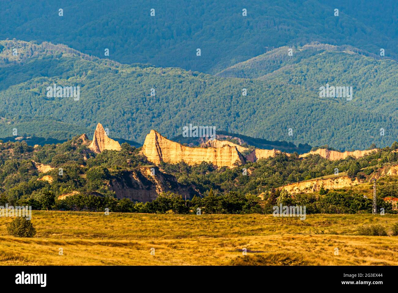 Family at hill station hi-res stock photography and images - Alamy