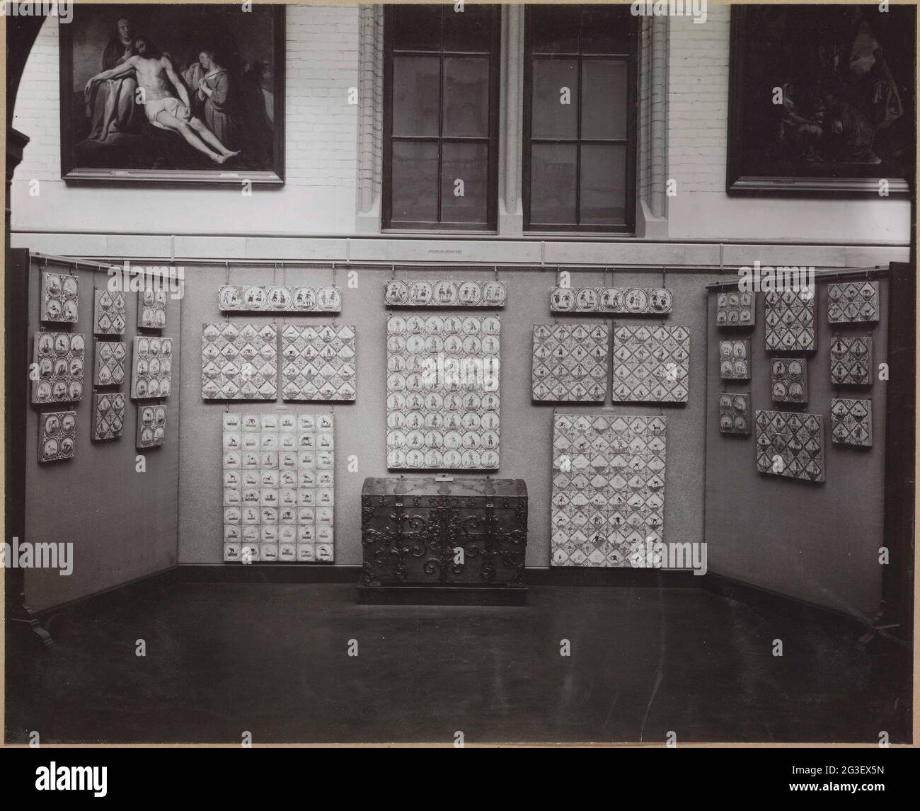 Arthur isaac hi-res stock photography and images - Alamy