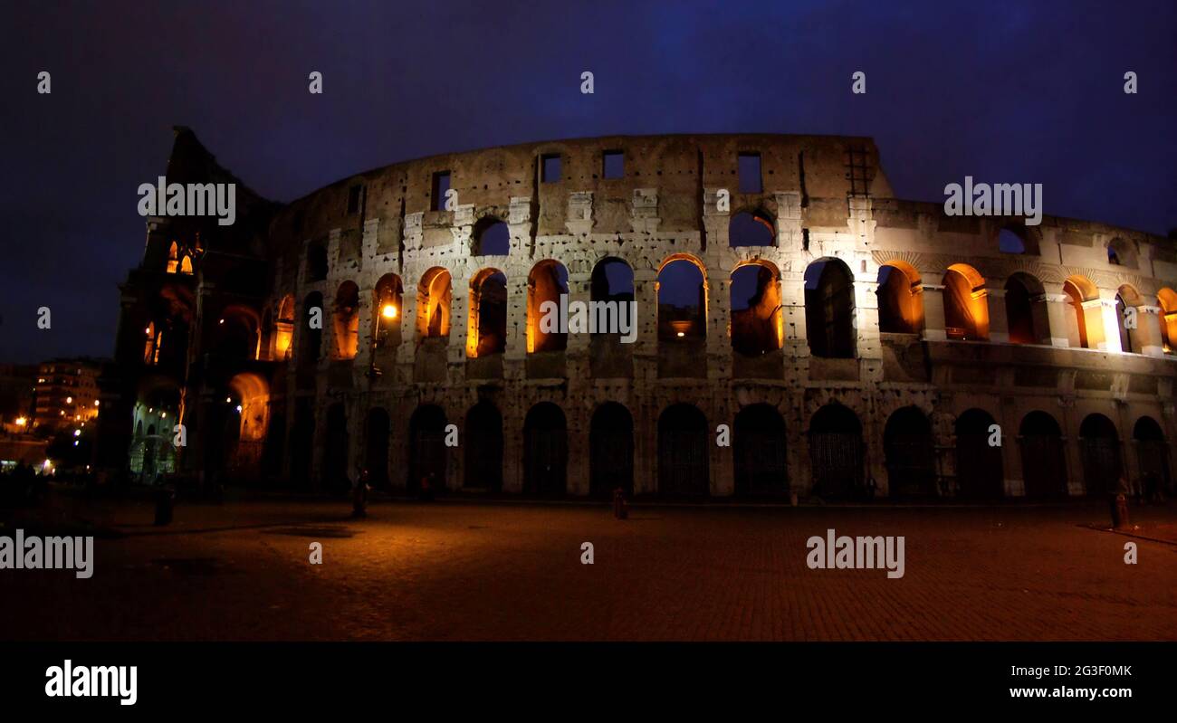 (elliptical or ellipse ) stadium hi-res stock photography and images ...