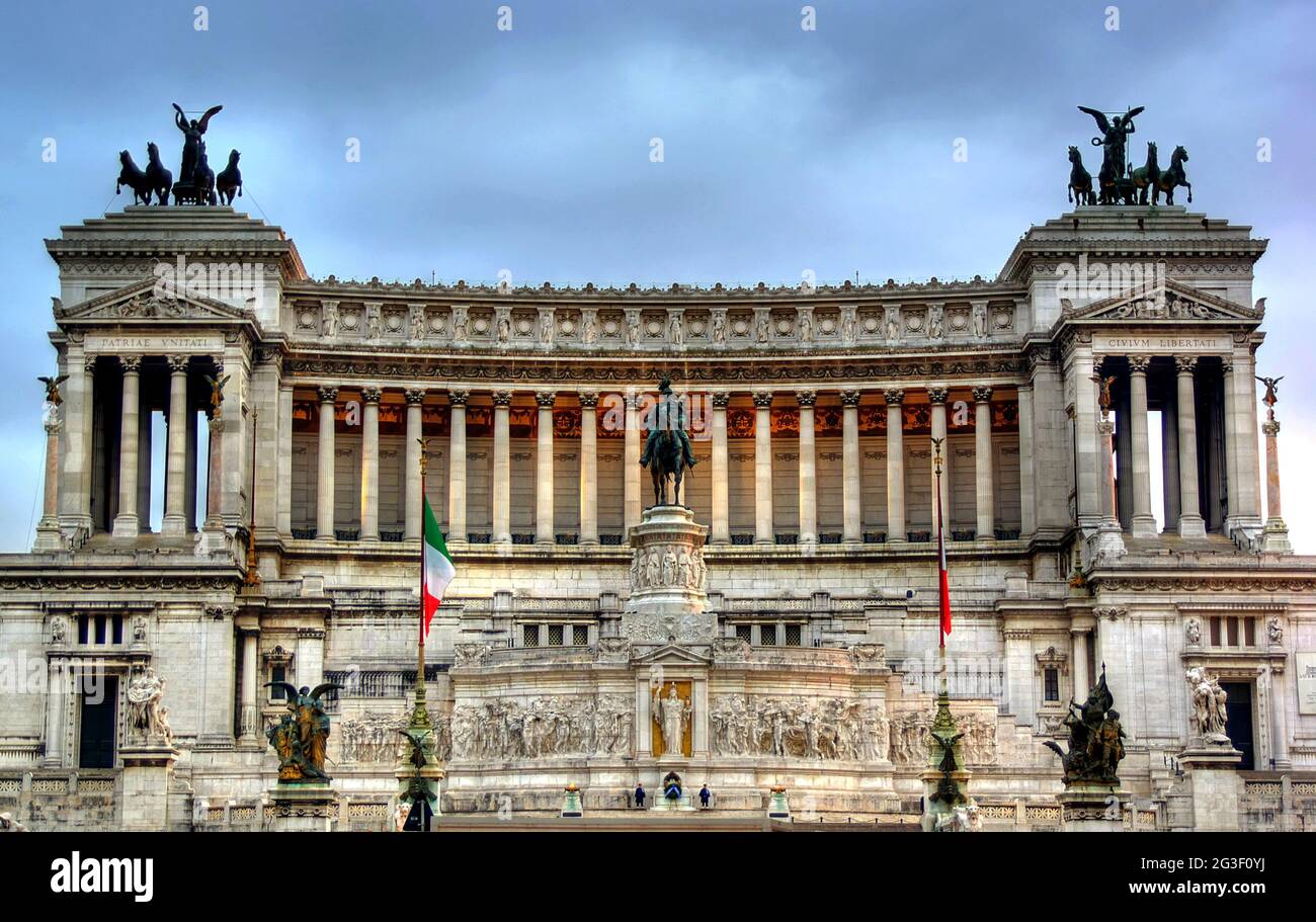 Monumento vittoriano hi-res stock photography and images - Alamy