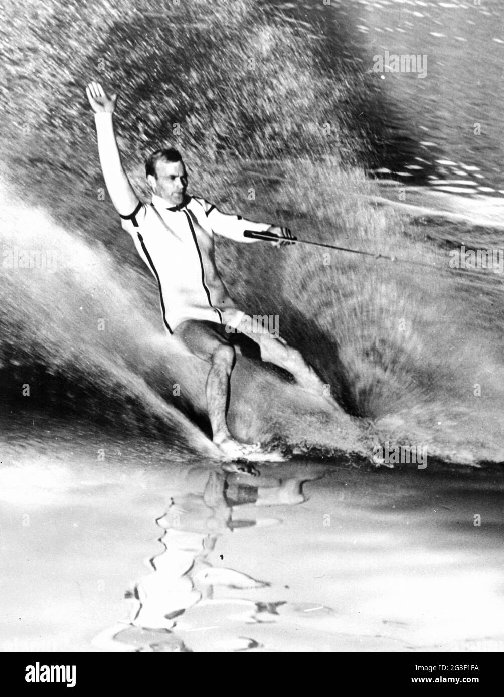 Historical water skiing Black and White Stock Photos & Images - Alamy