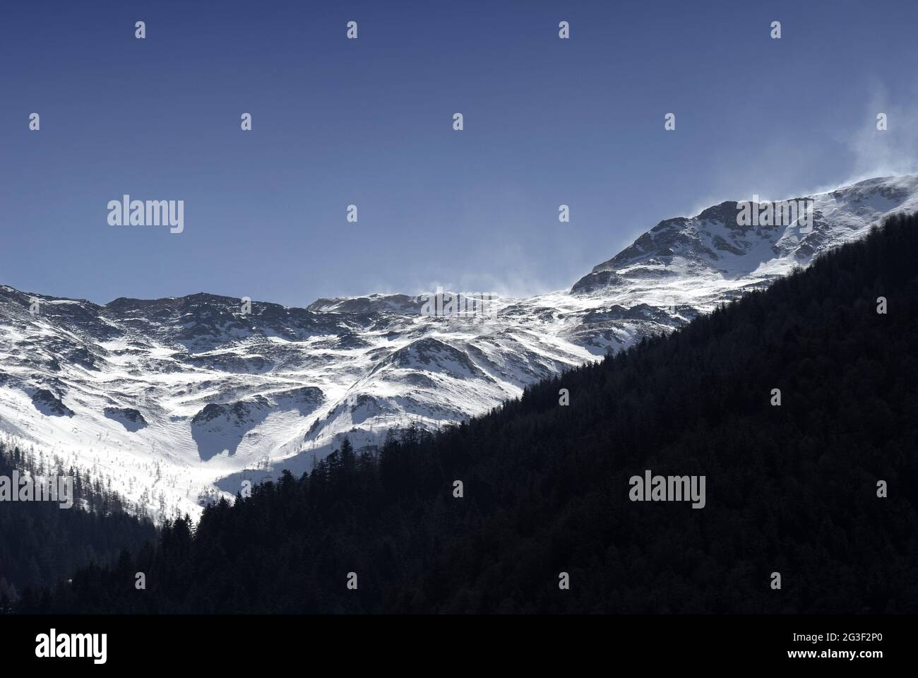 Flurries hi-res stock photography and images - Alamy