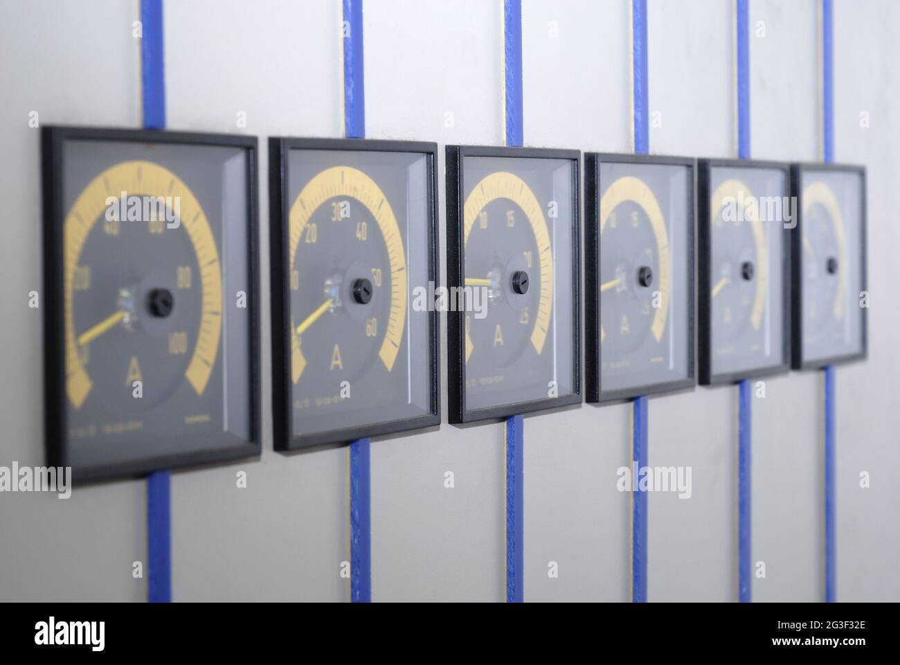 Display of instruments hi-res stock photography and images - Alamy