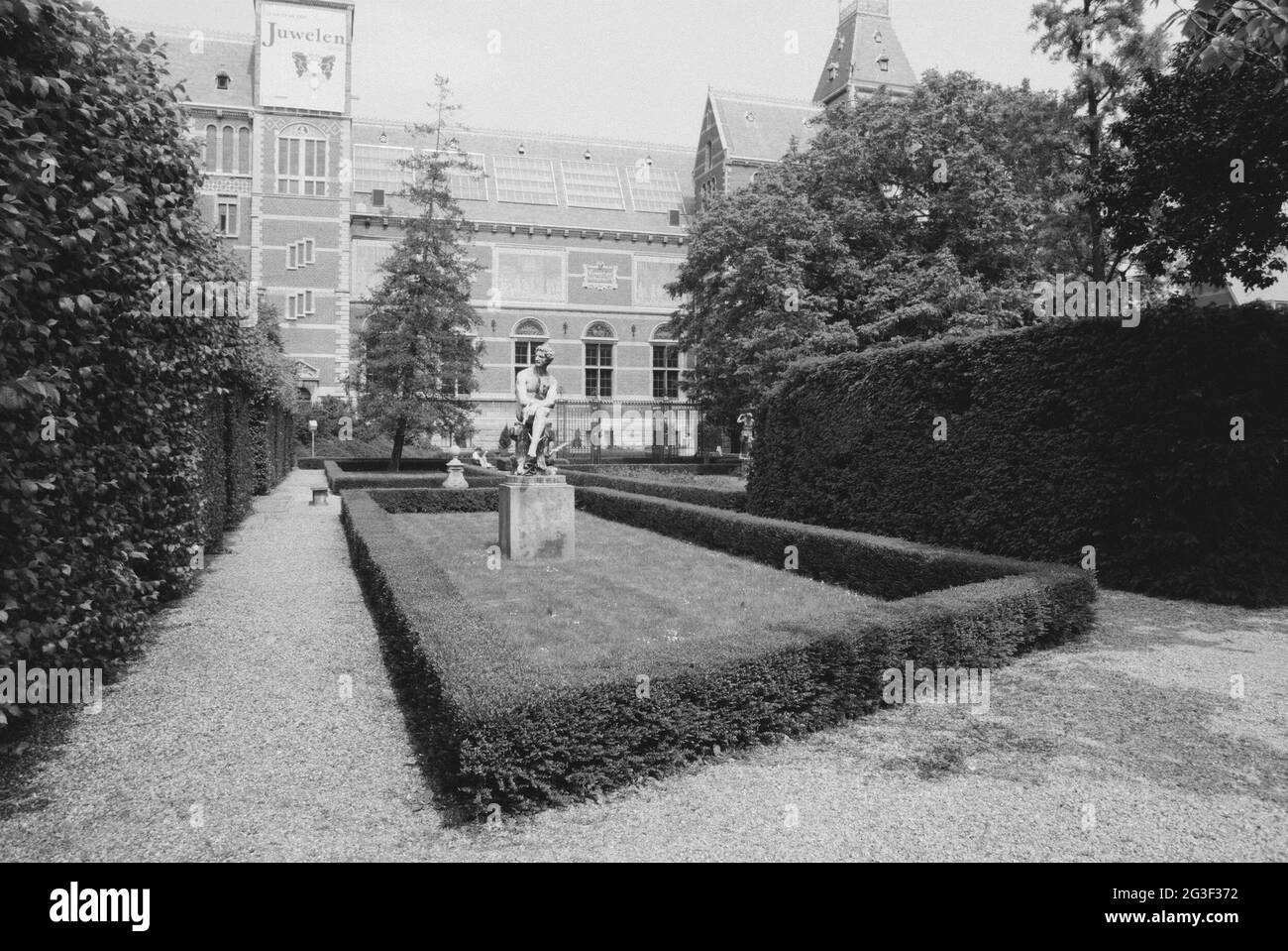 Summer 1990 Black and White Stock Photos & Images - Alamy