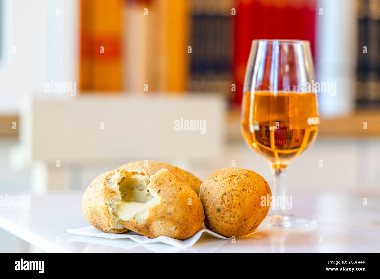 Pastel de porto hi-res stock photography and images - Alamy