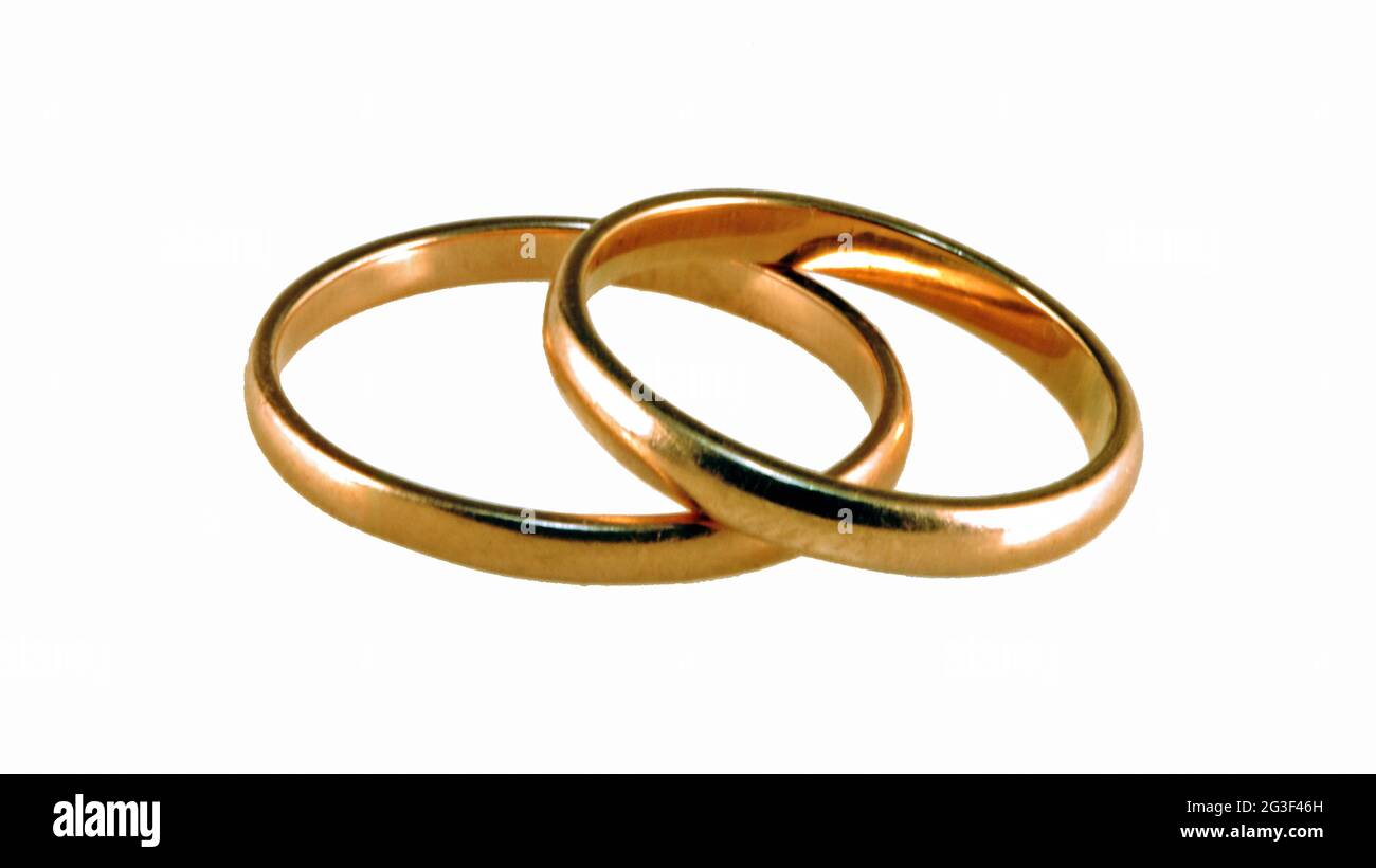 Golden wedding rings Stock Photo - Alamy