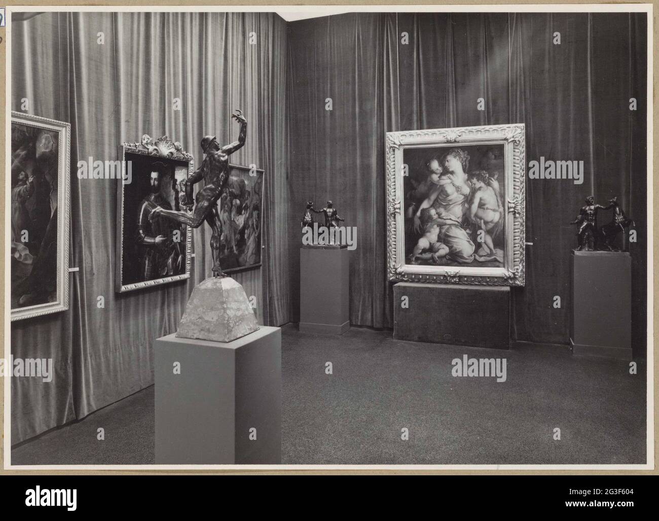 Room with paintings and images; Exhibition The triumph of mannerism ...