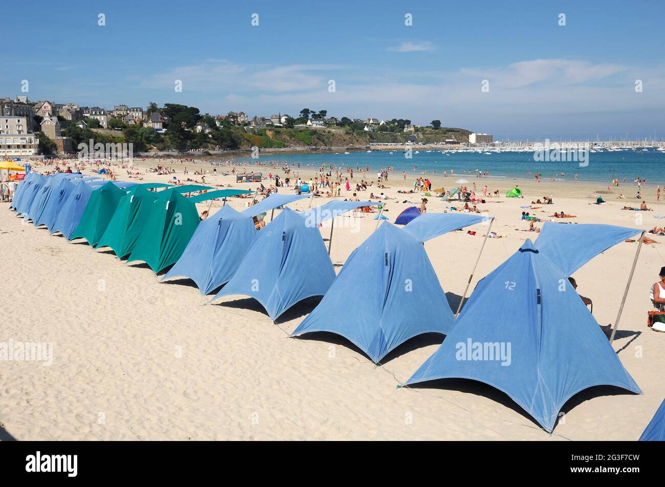 Brittany emerald coast tent hi-res stock photography and images - Alamy