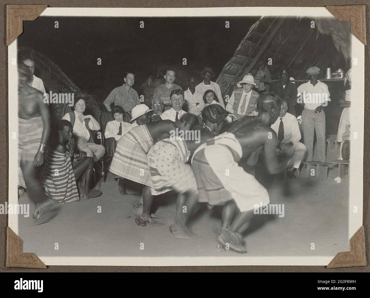 Maroon women hi-res stock photography and images - Alamy