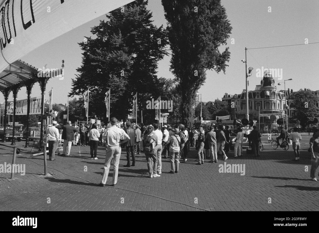 Group of people on the north side; Strike Stock Photo - Alamy