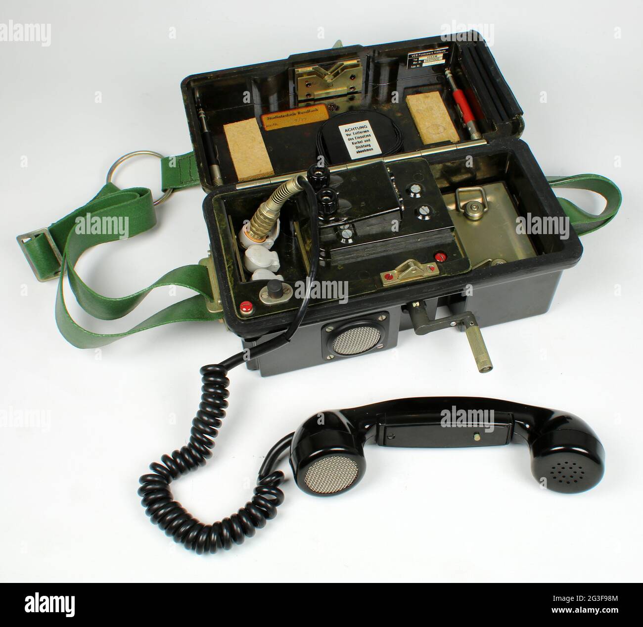 technique, telephone, field telephone norm et seqq. 63 m, made by: VEB ...