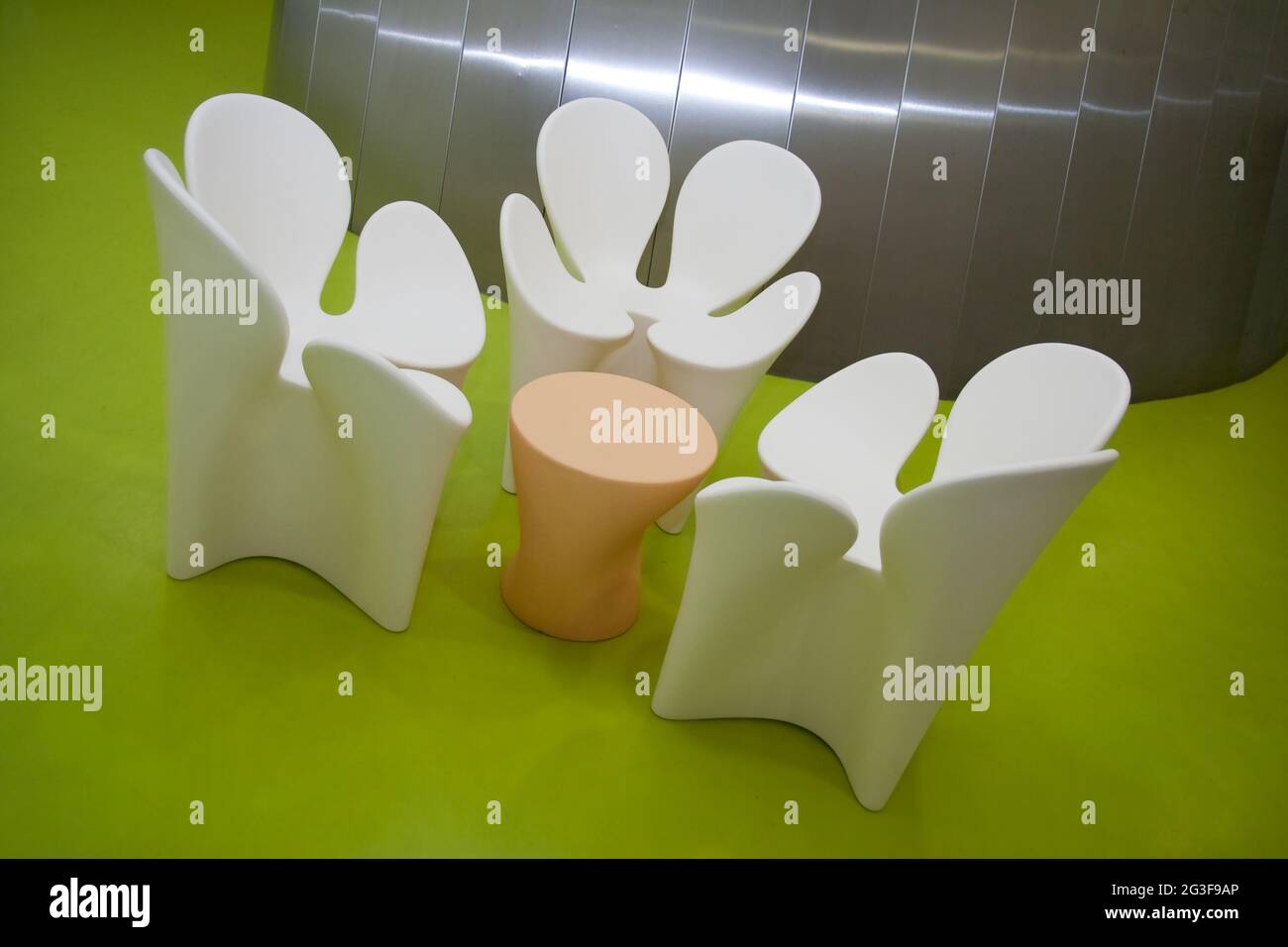 Modern indoor chairs hi-res stock photography and images - Alamy