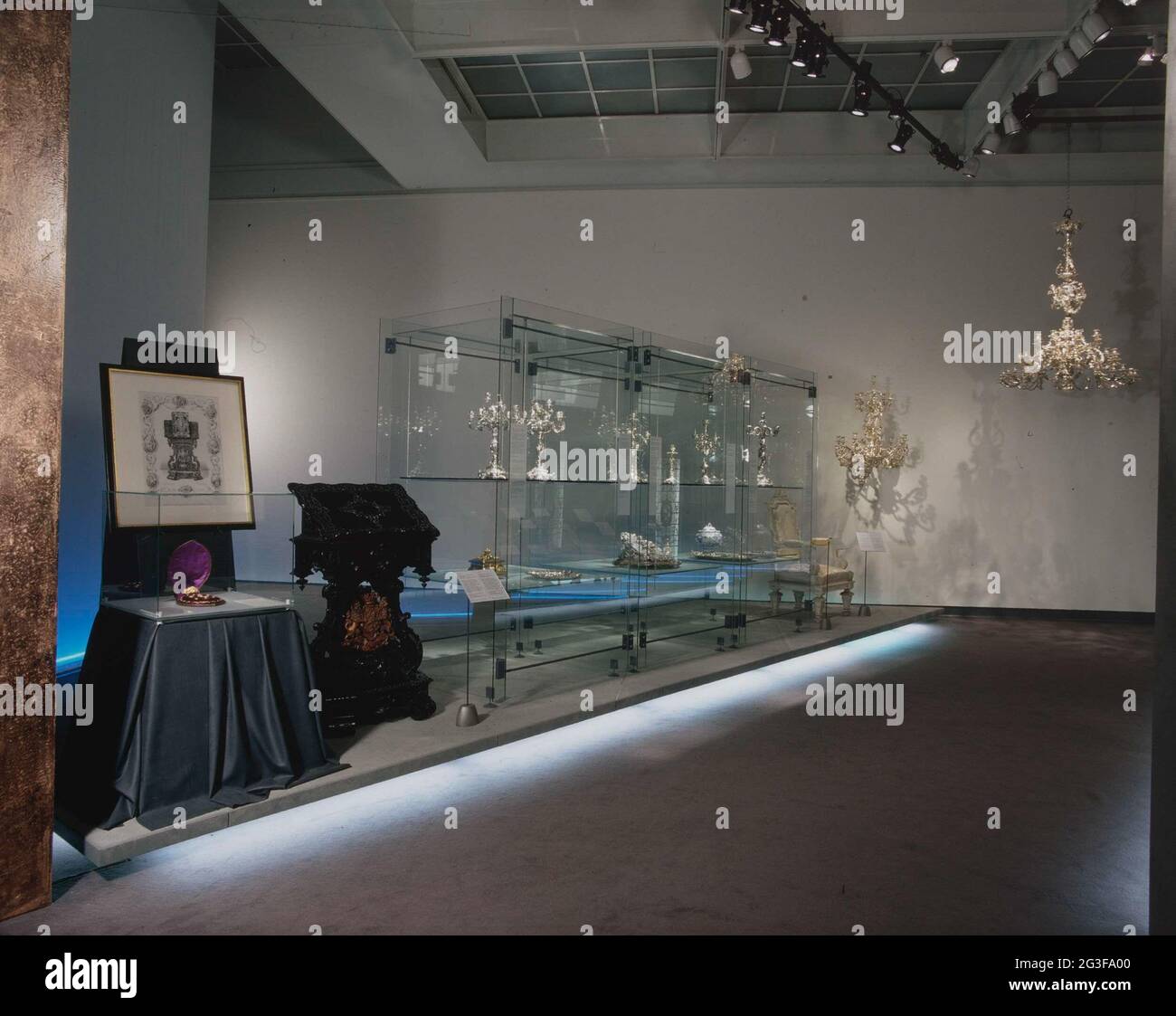 Silver candelabers and chandeliers in rococo style; Furnishing ...