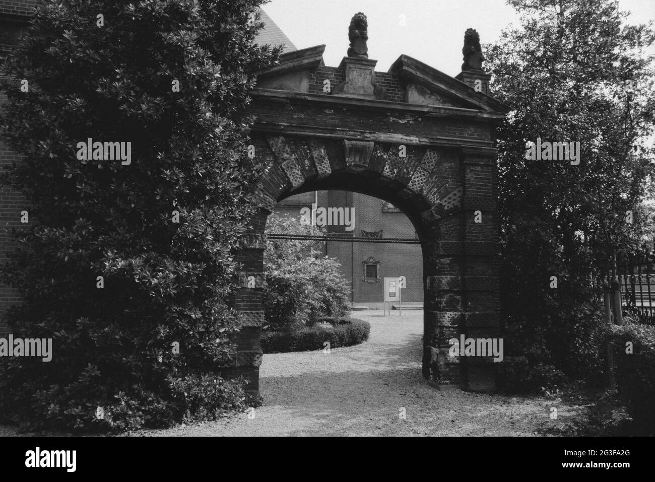 Garden gate flowers Black and White Stock Photos & Images - Alamy